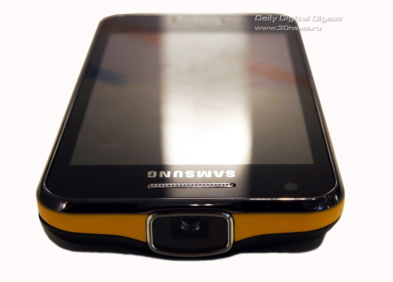 MWC-2012: и диод, или Предварительный обзор Samsung Galaxy Beam / Смартфоны